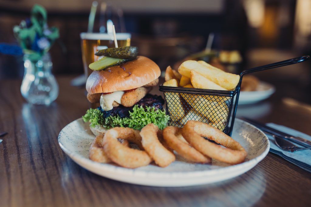 Inn and Restaurant – The Wheatley Arms